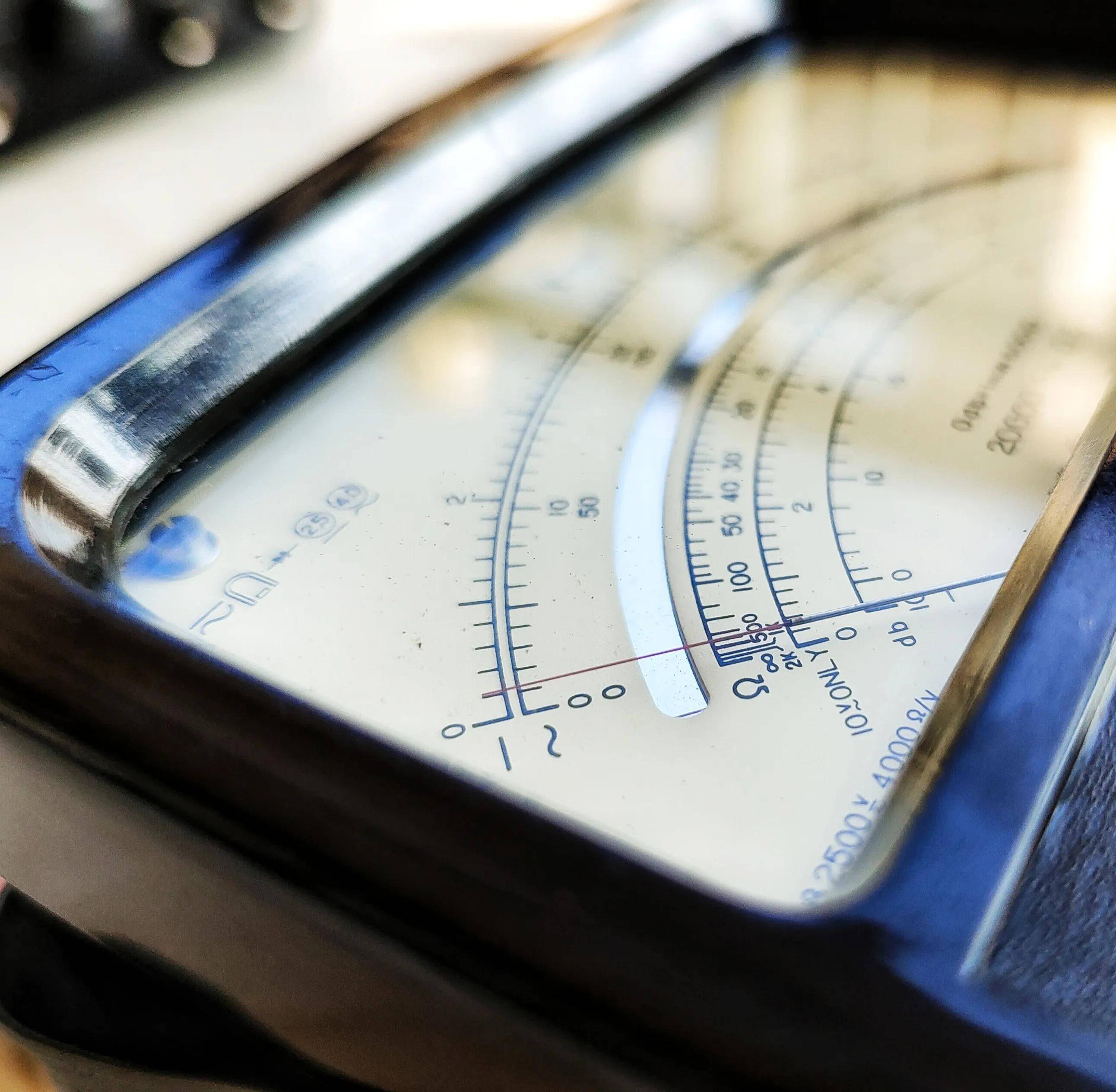 1963年震华500型万用表！500表的最高工艺水准！三代表拆盖-icspec