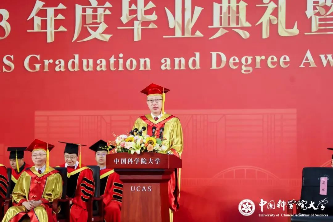 国科大校长泪忆“龙芯之母”黄令仪-icspec