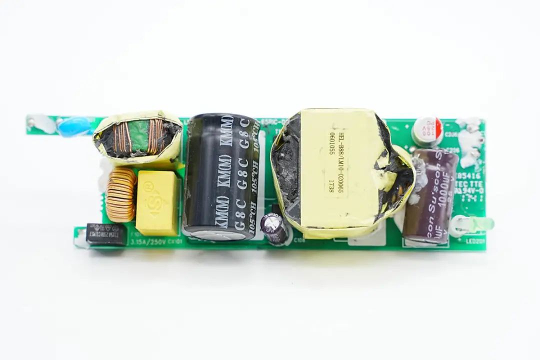 拆解报告：欧陆通65W USB-C电源适配器-icspec