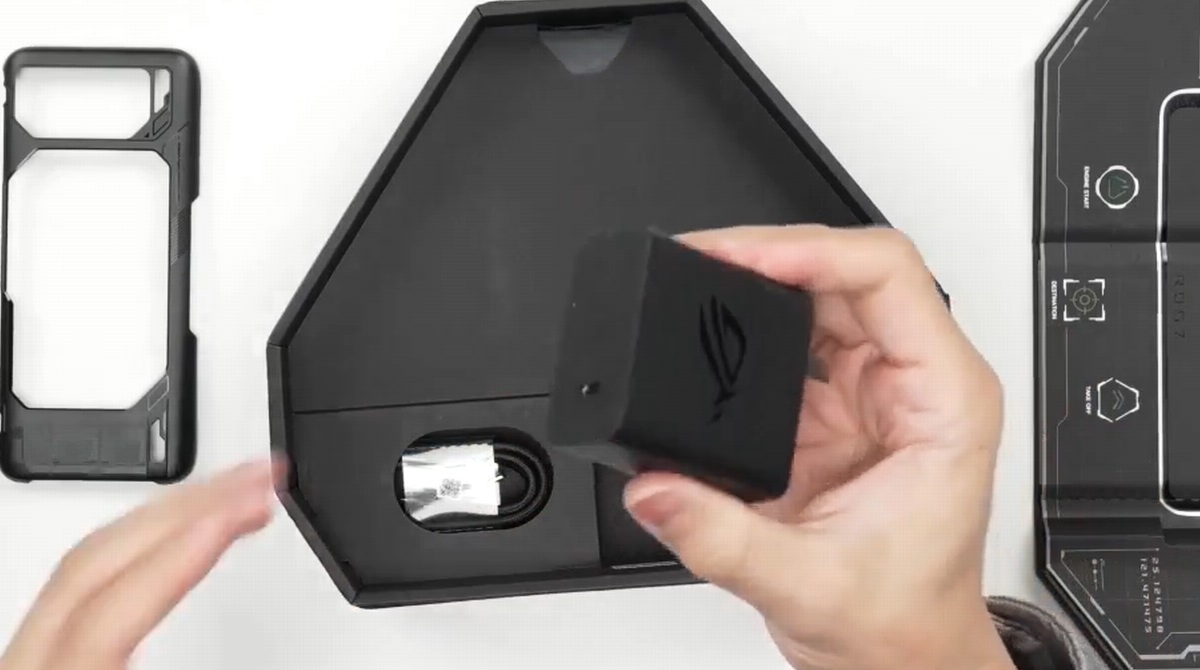 华硕发布ROG7系列游戏手机，双USB-C接口，支持65W快充-icspec