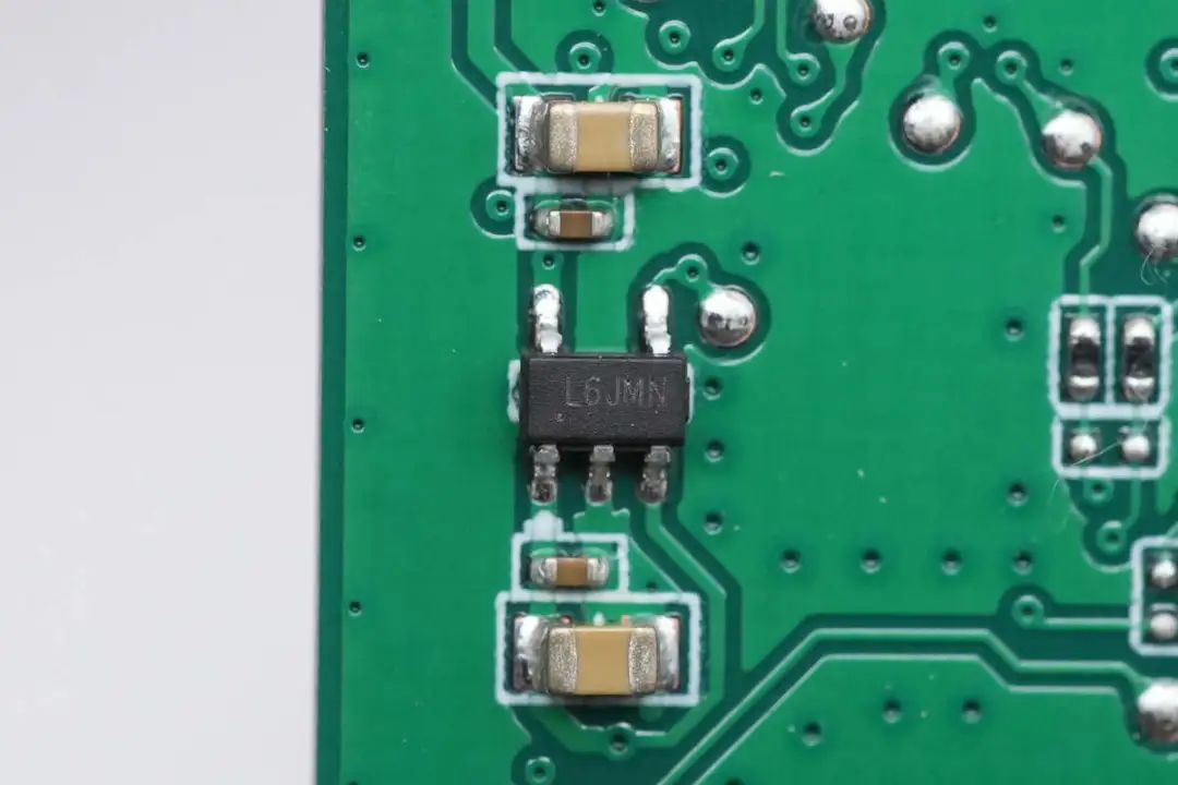 拆解报告：CHERY奇瑞车载手机无线充电模块-icspec