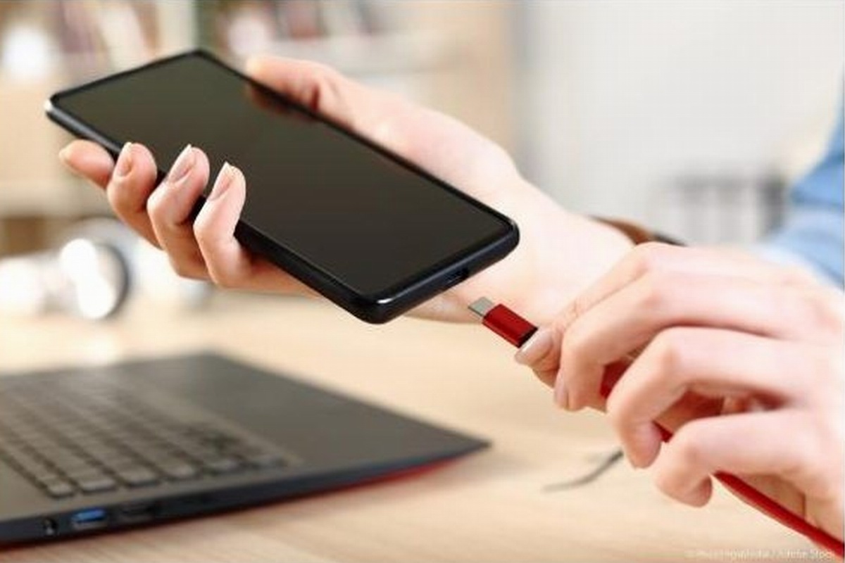 网曝iPhone 15虽更换USB-C接口，但仍采用认证芯片-icspec